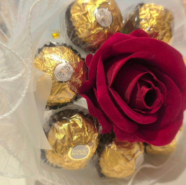 Valentine Red Roses Chocolate Bouquet Small – THESWEETLANDNZ