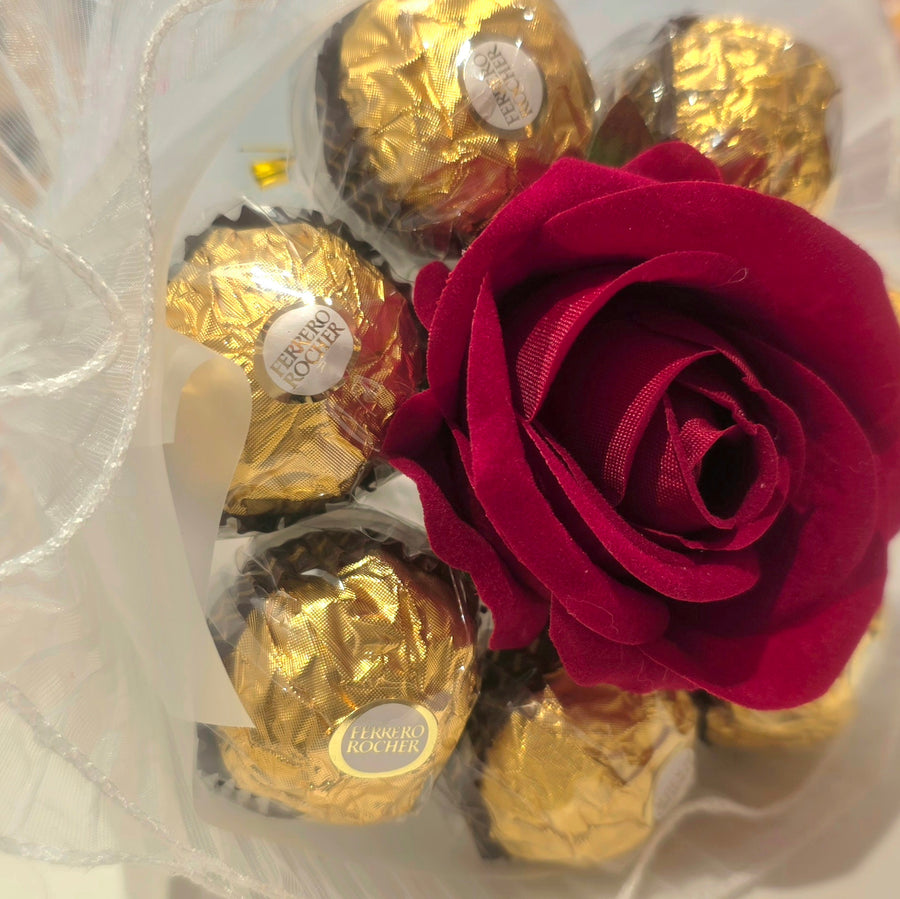 Valentine Red Roses Chocolate Bouquet Small – THESWEETLANDNZ